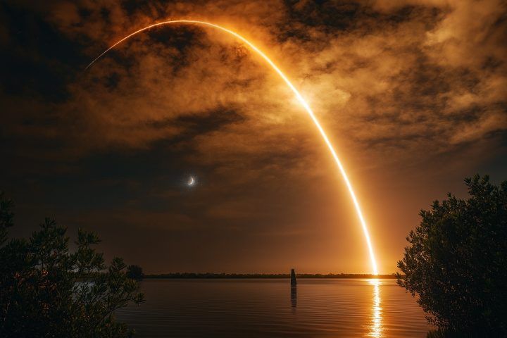 SpaceX Launches 28 Starlink Satellites at Dawn – Boosts World’s Largest ...