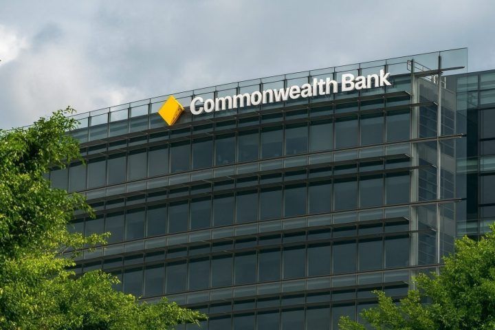 Commonwealth Bank tops Bloomberg debt tables as CBA shares dip — what ...