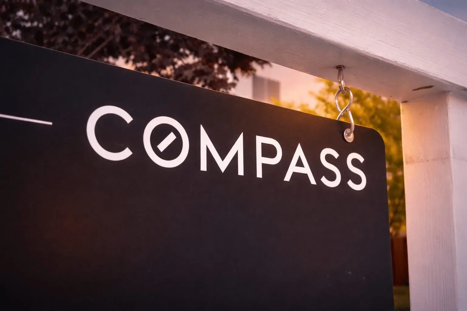 Compass stock heads into Monday after Anywhere merger closes and $1 ...