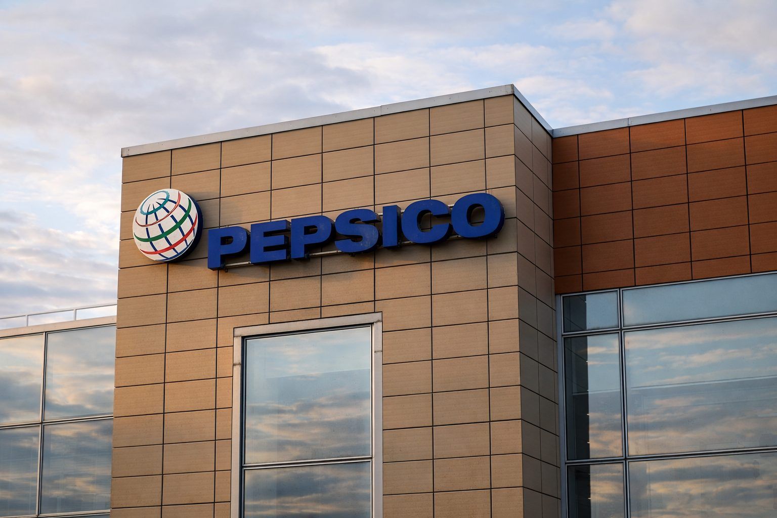 PepsiCo stock rises as AI “digital twin” warehouse push meets snack ...