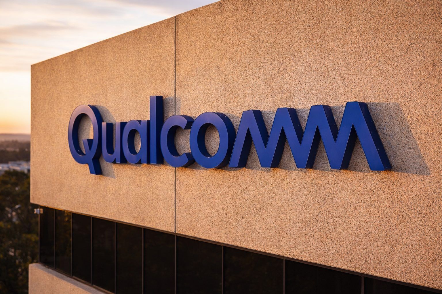 Why Qualcomm stock slid nearly 5% today: Mizuho downgrade, Apple risk ...