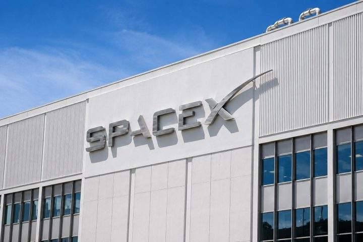 SpaceX Stock Risks Build as ARK ETF Flows, Retail Rules and Lockups ...