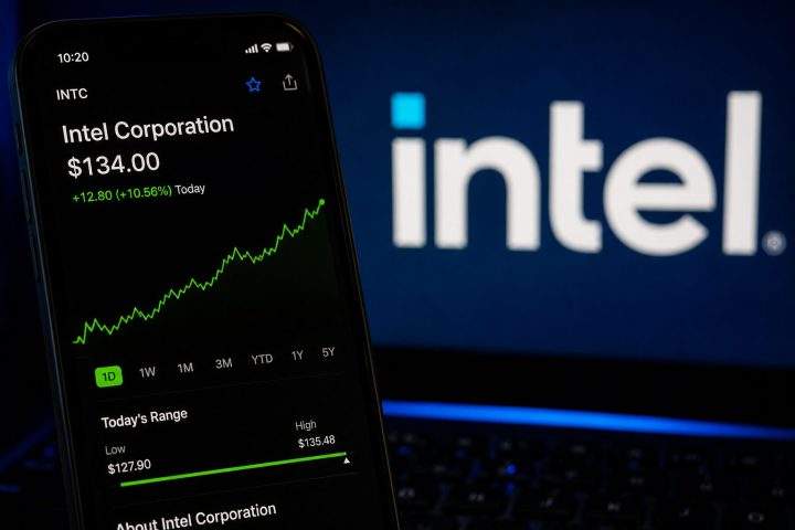 Intel at all-time high after Trump talks up Apple chip plans